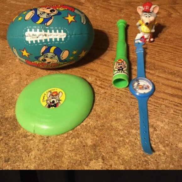 Chuck E Cheese | Toys | Chuck E Cheese Showbiz Pizza 985 Football ...